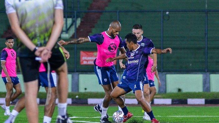 Persib Bandung Mengantisipasi Kecepatan Transisi Pemain Sayap Madura United