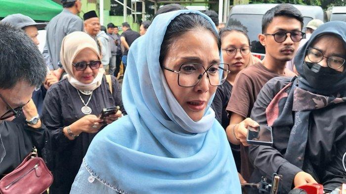 Belasan Tahun Bersama, Ini Kenangan Paling Berkesan Rieke Diah Pitaloka ...