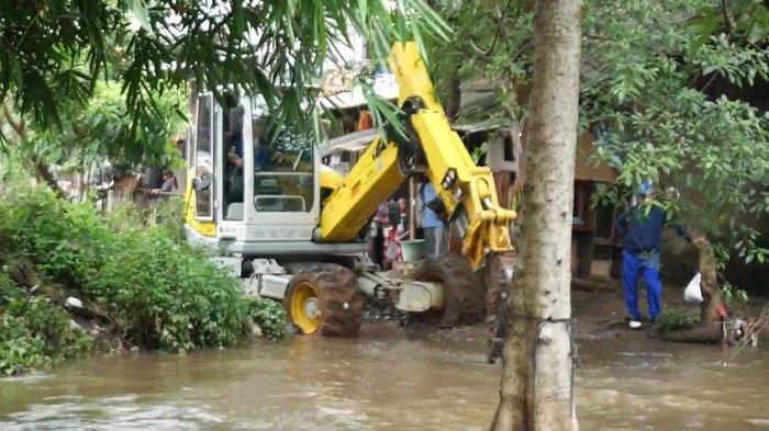 Pengerukan Kali Sarua di Pejaten Barat Ditargetkan Rampung dalam Tiga ...