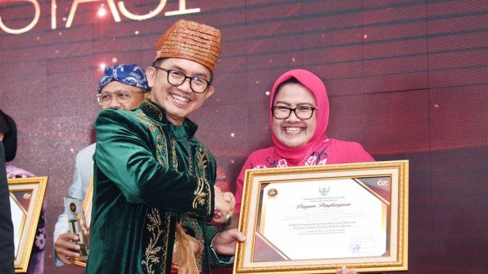 BPSDM DKI Terima Penghargaan Terbaik Pertama sebagai Lembaga Pelatihan ...