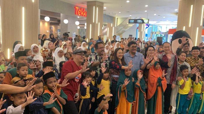 Ajak Anak-anak Nobar, Rano Karno Bangga Film Jumbo Ditonton Hampir 9 ...