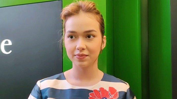 Rebecca Klopper Merayakan Hari Lebaran Bersama Keluarga di Malaysia ...