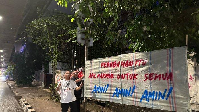 Timnas AMIN Apresiasi Upaya Relawan yang Bikin Alat Peraga Kampanye ...