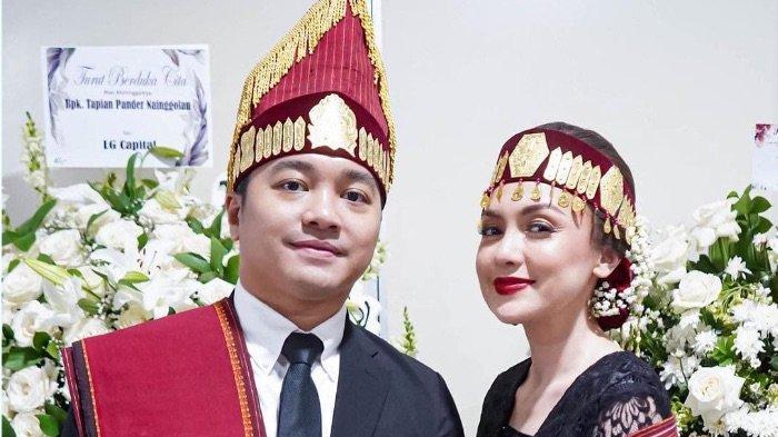 Ayah Mertua Meninggal Dunia, Rianti Cartwright dan Cas Alfonso Gelar ...