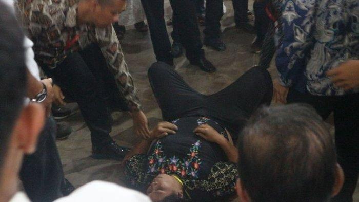 Roida Tampubolon, Wanita Pelempar Sandal dan Air Mineral ke Arah Jokowi ...