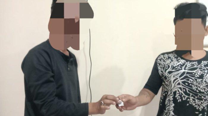 Viral Warga Karawang Tangkap Basah Pengedar dan Pelanggannya Transaksi ...