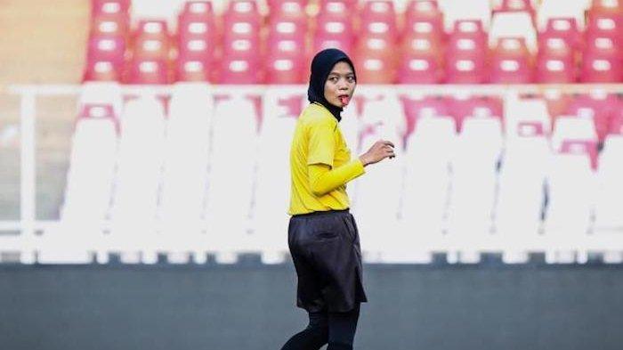 Mimpi Sarah Maulida Ingin Dapatkan Lisensi Wasit Perempuan dari FIFA ...