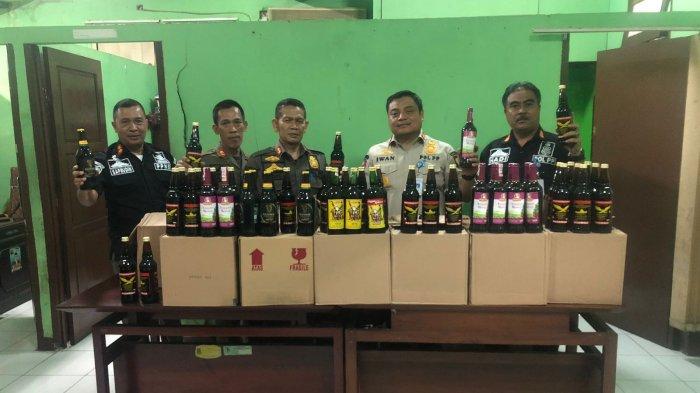 Ramadan, Ratusan Botol Miras Disita Satpol PP Kota Tangerang - Wartakotalive.com