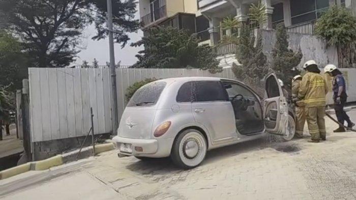 Mobil Chrysler Terbakar Hebat, Berawal ketika Hendak Isi Bahan Bakar di ...