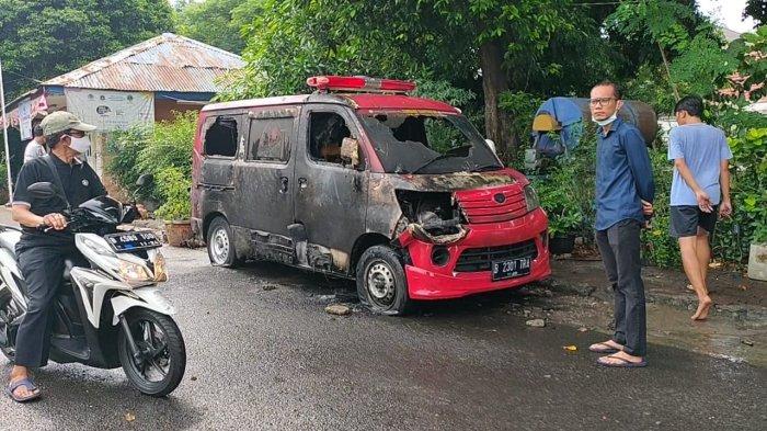 Ambulans PDI Perjuangan di Pulogadung Hangus Terbakar, Diduga Korsleting Listrik pada Mesin ...