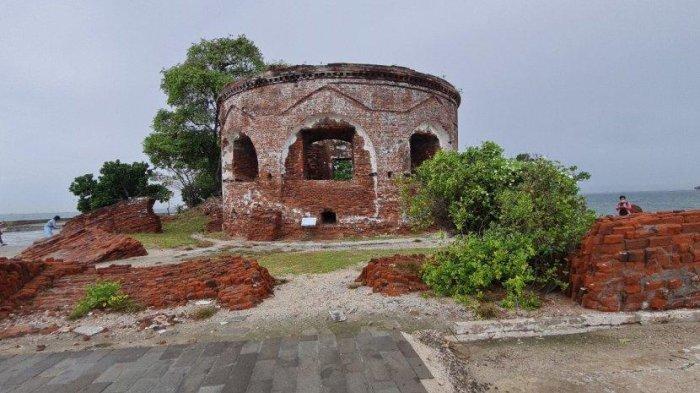 Wisata Jakarta: Mengenal Pulau Kelor, Peninggalan Belanda di Kepulauan ...