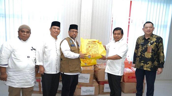 Kemendagri Salurkan Bantuan Susulan 100 Paket Kebutuhan Harian Bagi Korban Longsor di Pulau ...