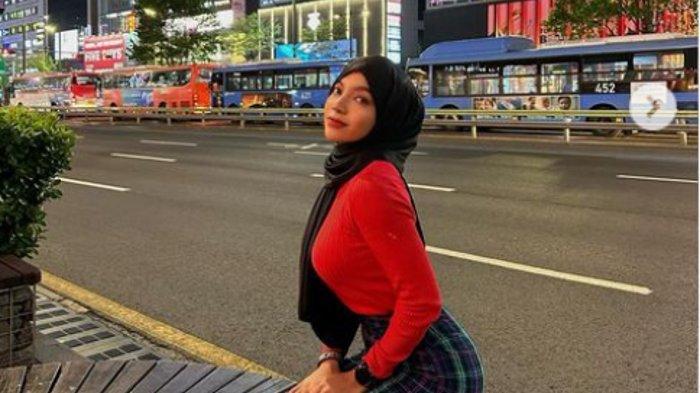 Profil Oklin Fia, Selebgram Berhijab yang Viral karena Konten Panas Jilat Es Krim, Penistaan ...