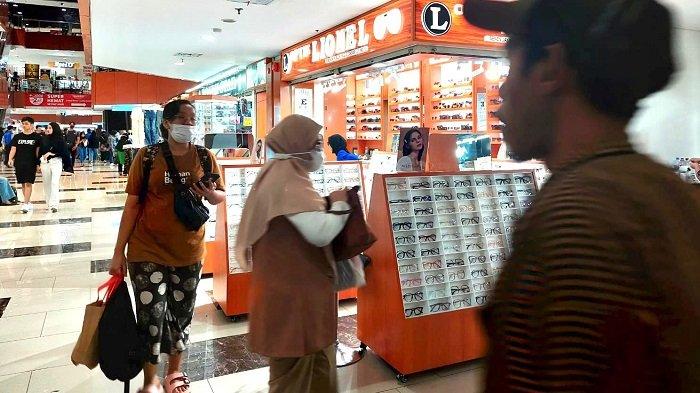 Senen Jaya Blok 1&2, Tempat Belanja Ikonik untuk Berburu Kacamata ...