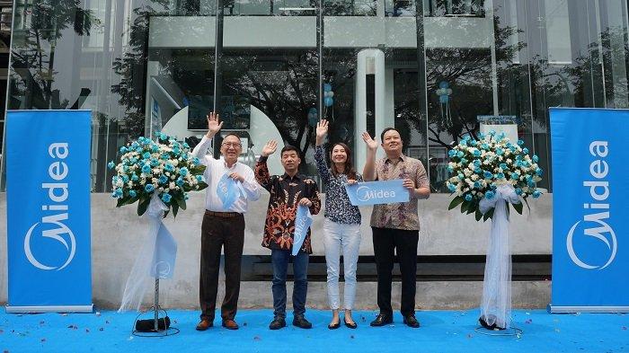 Tingkatkan Kepuasan Pelanggan, Midea Hadirkan Showroom dan Training ...