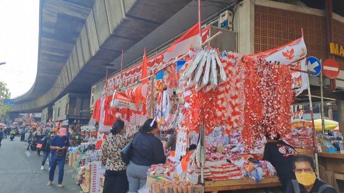 Jelang HUT ke-79 RI, Nuansa Merah Putih Menggeliat di Pasar Asemka ...