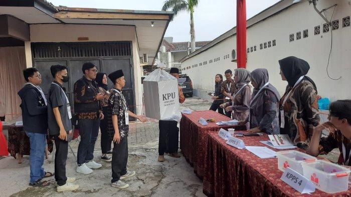 Begini Suasana TPS Para Calon Gubernur DKI Jakarta, dari Batik Hingga ...