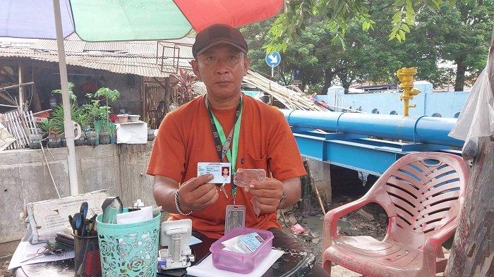Jadi Tukang Servis E-KTP di Tangerang, Syarif Raih Pendapatan hingga Rp ...