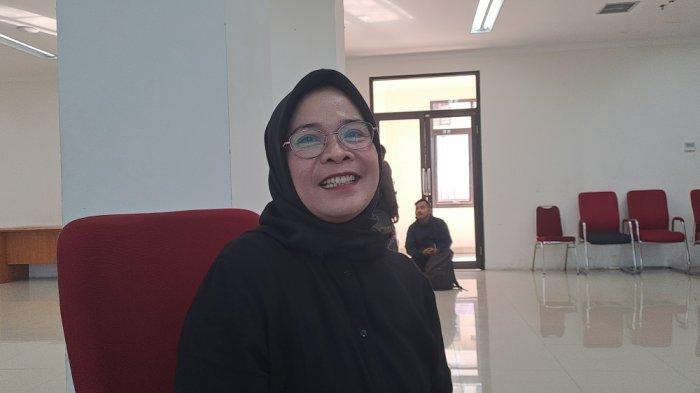Kisah Ummi Suminah Sang Interpreter Bahasa Isyarat, Akui Bangga Bisa Beri Informasi untuk Teman ...