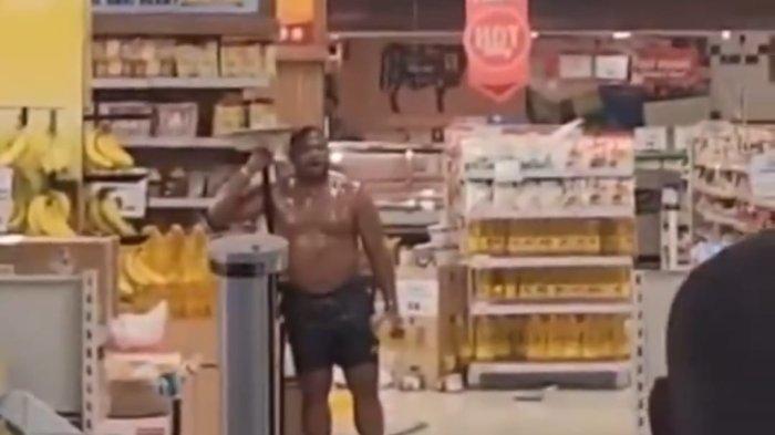 Bertelanjang Dada, Warga Asal Nigeria Ngamuk di Supermarket Kalibata ...