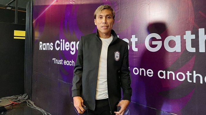 Asri Akbar Mantan Penggawa Persija Jakarta Gabung ke RANS Cilegon FC ...