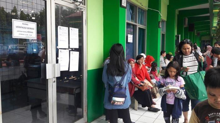 Atasi Antrean, SMPN 255 Jakarta Sediakan 3 Ruangan Verifikasi ...