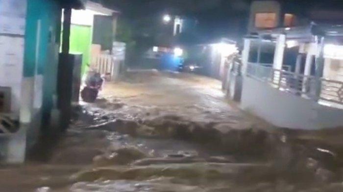 Banjir dan Tanah Longsor Melanda 8 Kecamatan di Kabupaten Bogor Akibat Hujan Deras Cukup Lama ...