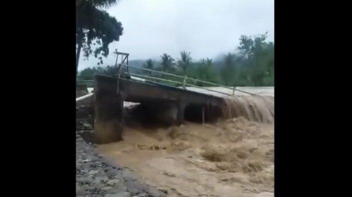 Lagi, Solok Selatan Diterjang Banjir Bandang, Jembatan Langsung Ambruk - Wartakotalive.com