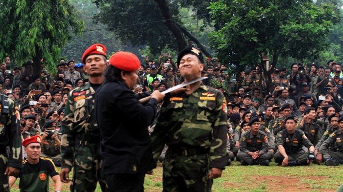 Respon Keras Komandan Densus 99 Banser saat HNW Doakan Banser yang ...
