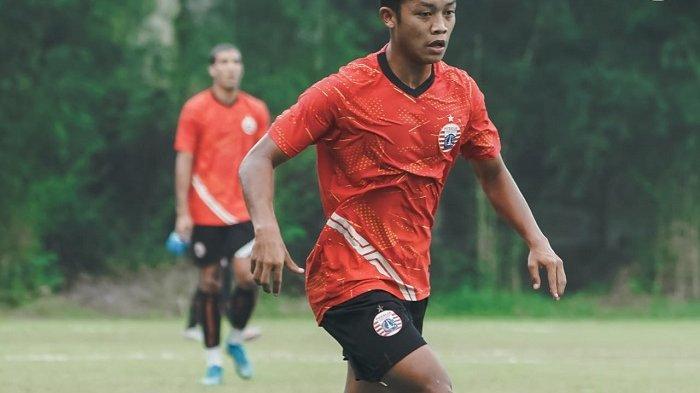 Bek Persija Jakarta Ilham Rio Fahmi Konsentrasi dengan Kematangan Cara ...