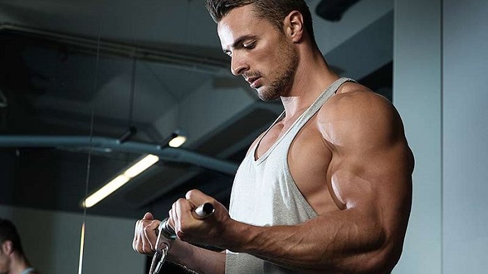 Tampil Macho Bak Binaragawan, Bentuk Bisep Anda Pakai Cara Ini ...