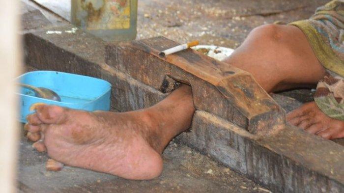 Kisah Seorang Ibu Merawat Anak Sulung dalam Pasungan di Pedalaman ...