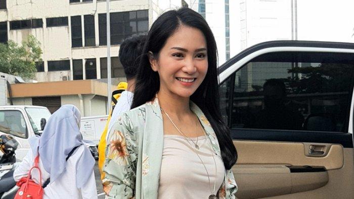 VIDEO: Bunga Zainal Kesal Dihina Mirip Bintang Film Bokep oleh Warganet - Wartakotalive.com