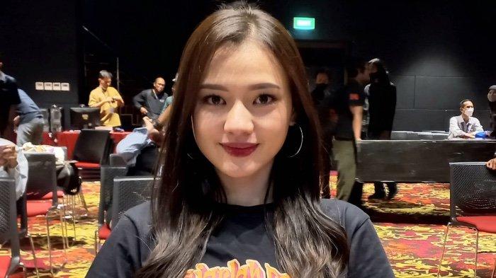 Clara Angela Canggung Lakoni Adegan Ciuman dengan Fedi Nuril di Series ...