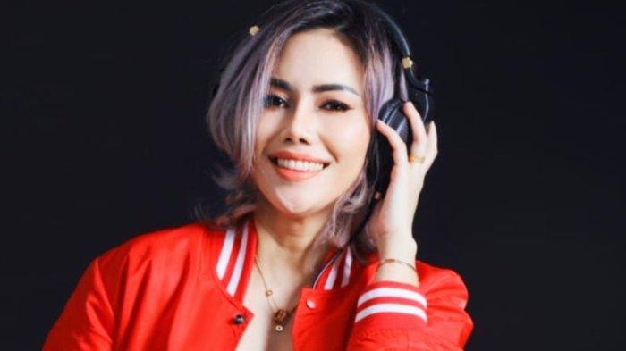 Deasy Cardinal Suka Digodai Pria Saat Beraksi di Klub Malam, dari ...