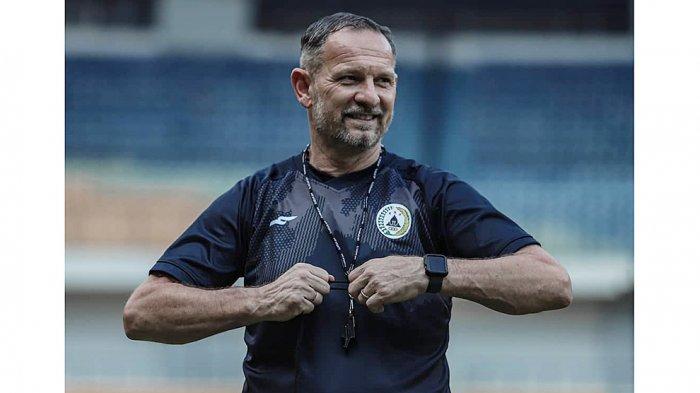 Dejan Antonic Minta Pemain PSS Sleman Fokus Hadapi Bali United di ...