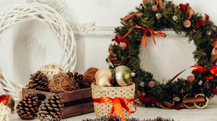 10 Ide Membuat Dekorasi dan Hiasan Natal dengan Barang-barang Bekas ...