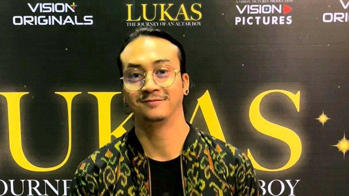 Perankan Pastor di Series 'Lukas The Journey of an Altar Boy', Dimaz ...
