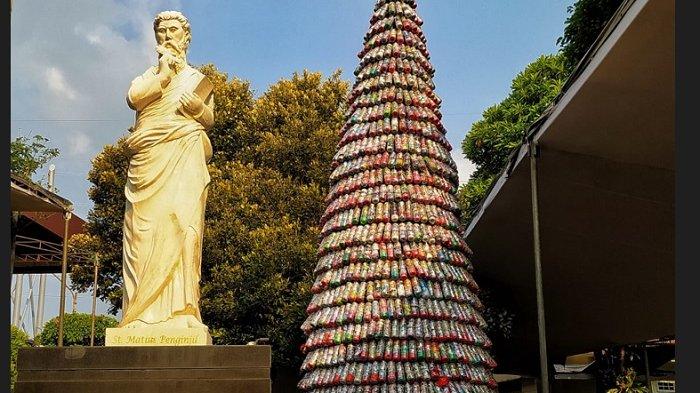Indahnya Pohon Natal Ecobricks Gereja St. Matius Penginjil, Sambut ...