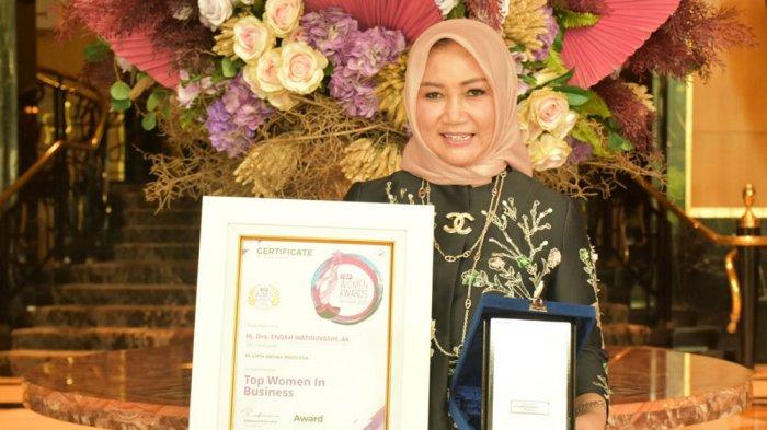 Endah Watiningsih Raih Penghargaan Indonesia Top Women Awards 2020 ...