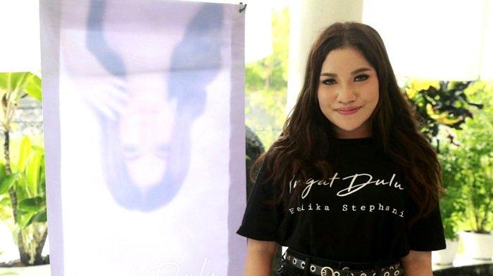 Felika Stephani Awali Debut Sebagai Penyanyi Lewat Lagu 'Ingat Dulu ...