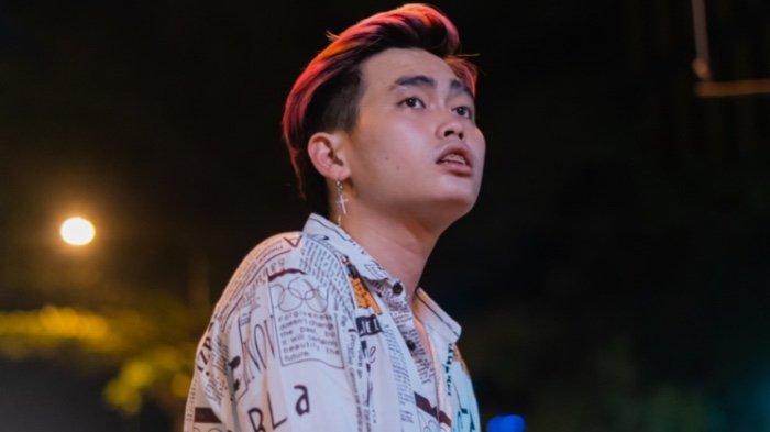 Gaya Pakaiannya Unik dan Menarik, Content Creator Mr Aloy Resmi Jadi ...