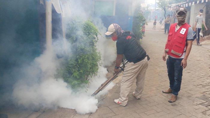 PMI Kota Tangerang Gelar Penyuluhan Gerakan 3M Plus dan Fogging Nyamuk ...