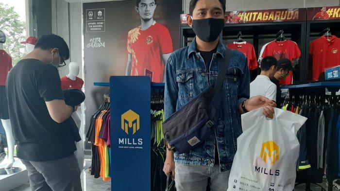 VIDEO: Launching Store MILLS, Ramai Pengunjung Pemburu Jersey Ori ...