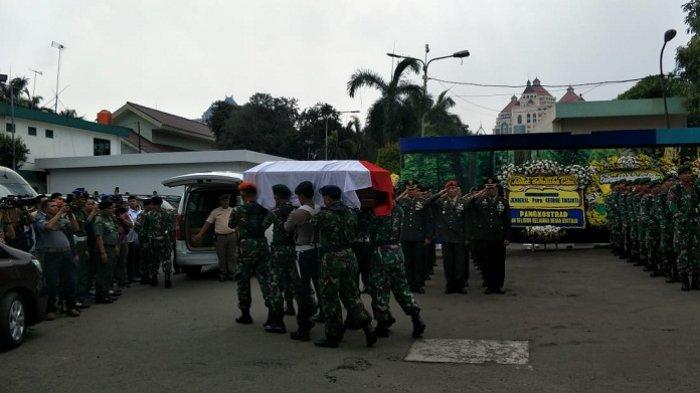 Jenazah Mantan Kasad George Toisutta dimakamkan di Makassar ...
