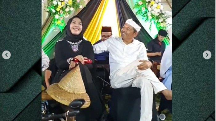 Hot News! Dedi Mulyadi Salah Tingkah Saat Manggung Bersama Gita KDI, Netizen Ramai Menjodohkan ...