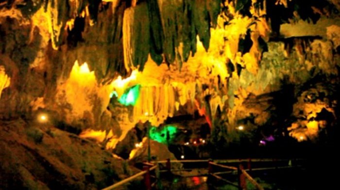 Tampilan Baru Goa Lawa Mulai dari Cahaya Warna-warni sampai Kedai Kopi ...