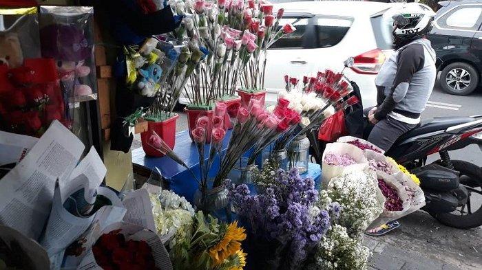 Harga Bunga di Pasar Rawa Belong Mekar Hingga 100 Persen, Pembeli Tetap ...