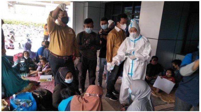 Rumahnya di Kemang Kebanjiran Namun Tetap Beri Bantuan Korban Banjir ...