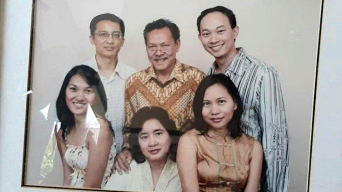 Ini Alasan Kenapa Jenazah Henky Solaiman Akan Dikremasi dan Abunya ...